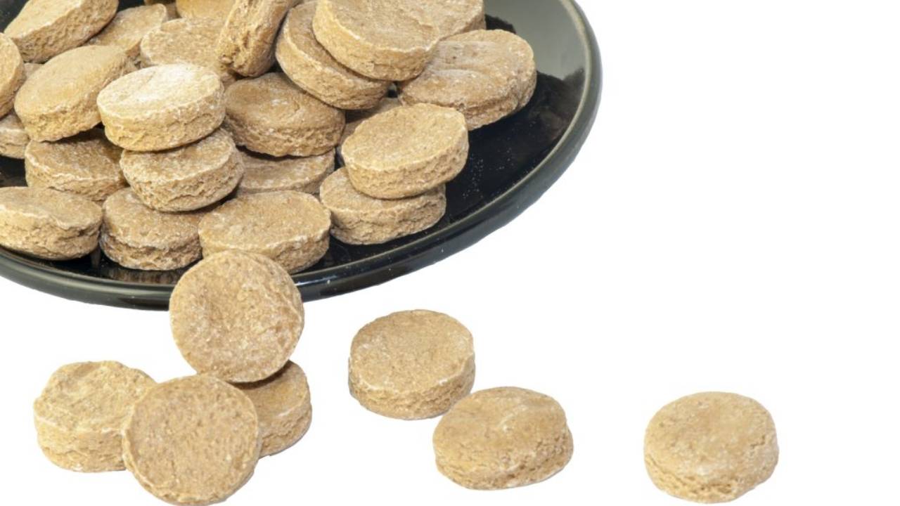 Slippery Elm Lozenges: A Soothing Sore Throat Home Remedy