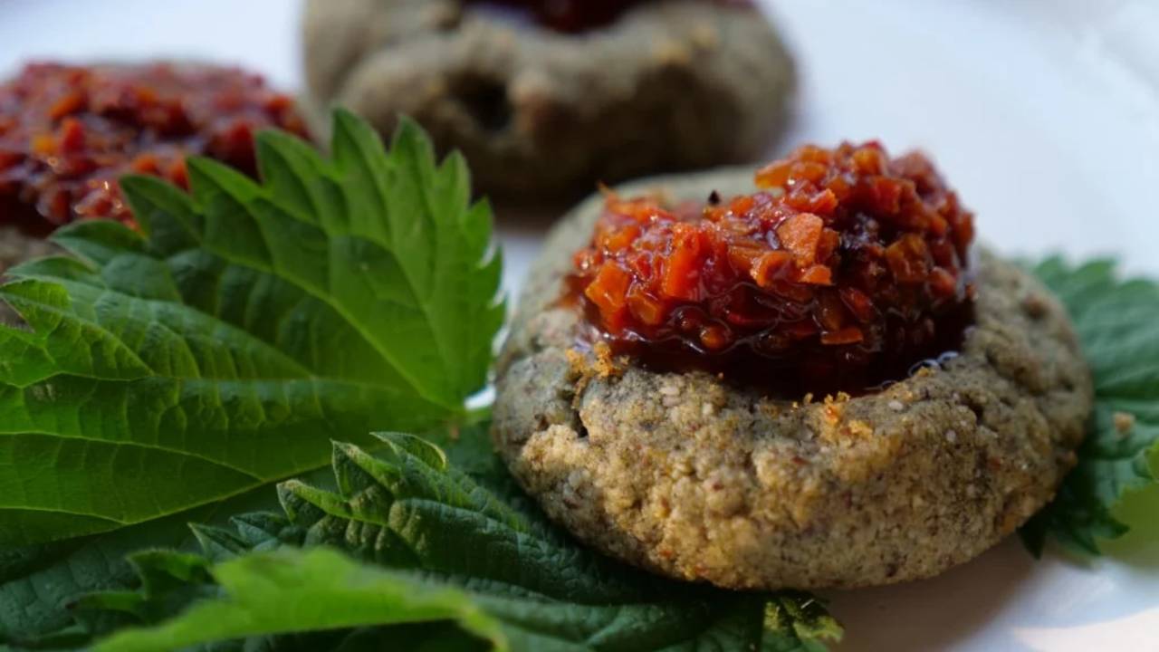 Healthy Holiday Cookies with Nettle and Rosehips