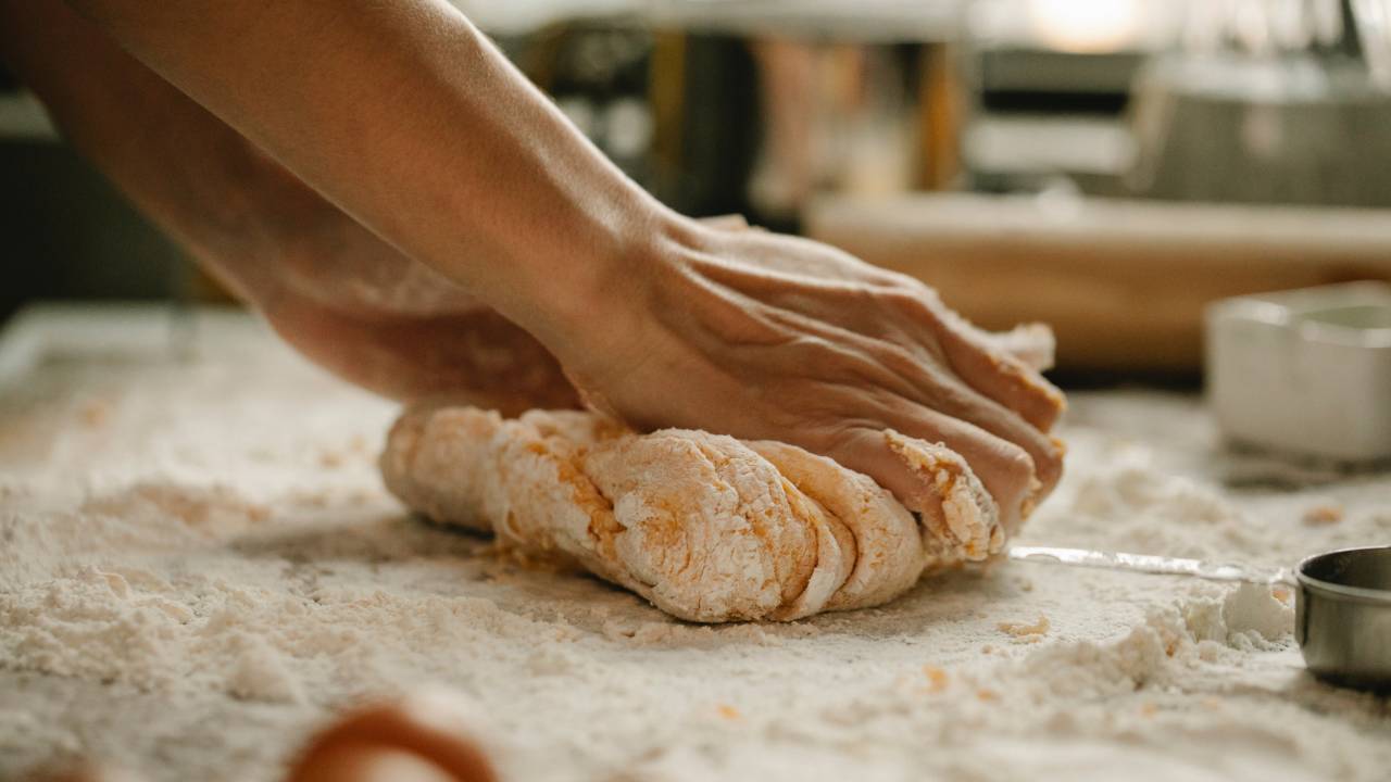 Master Baking: How to Start Baking Classes at Home