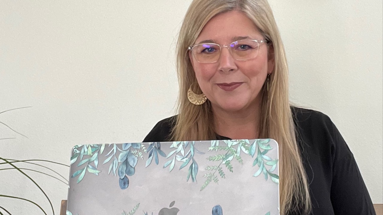 An Introverts Guide to Using AI to Build Confidence and Thrive