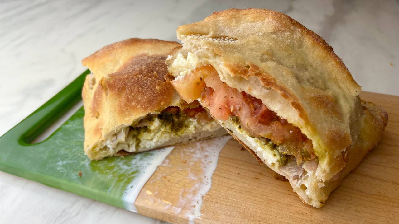 Receta de Panuozzo: Ricotta, Pollo y Pesto