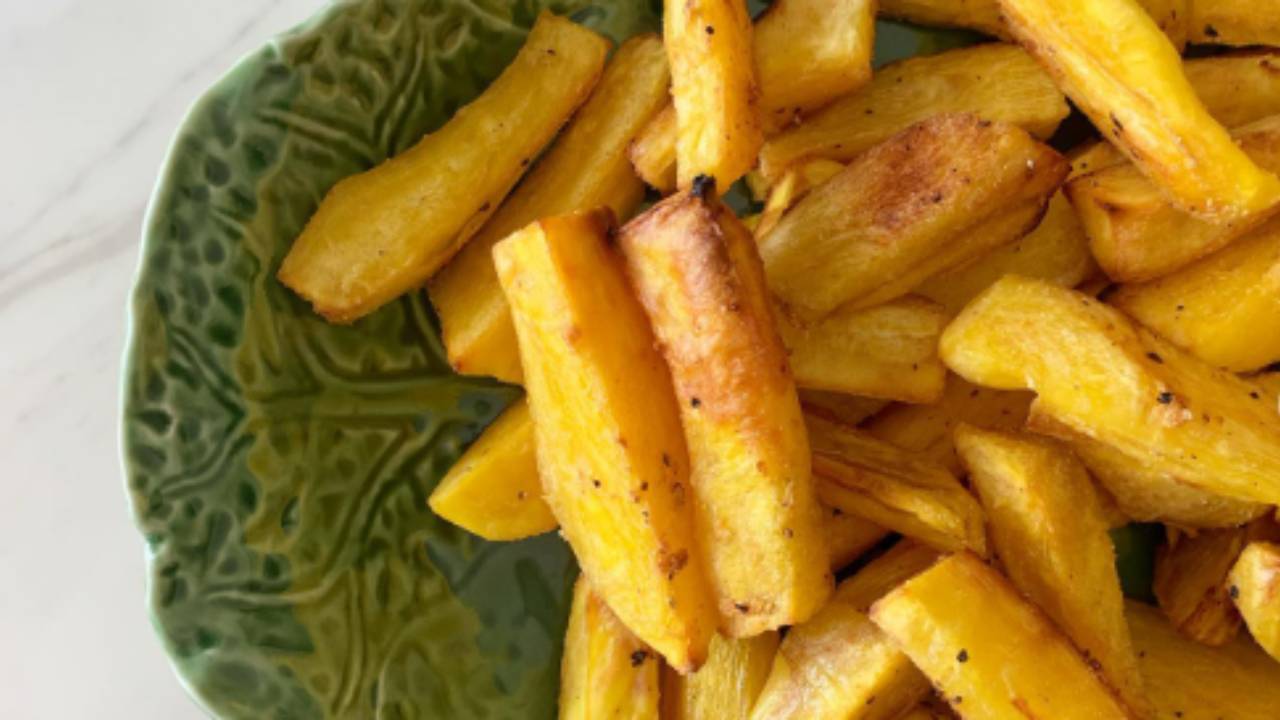 Receta de Bastones de Cepa de Apio Horneados con gremolata