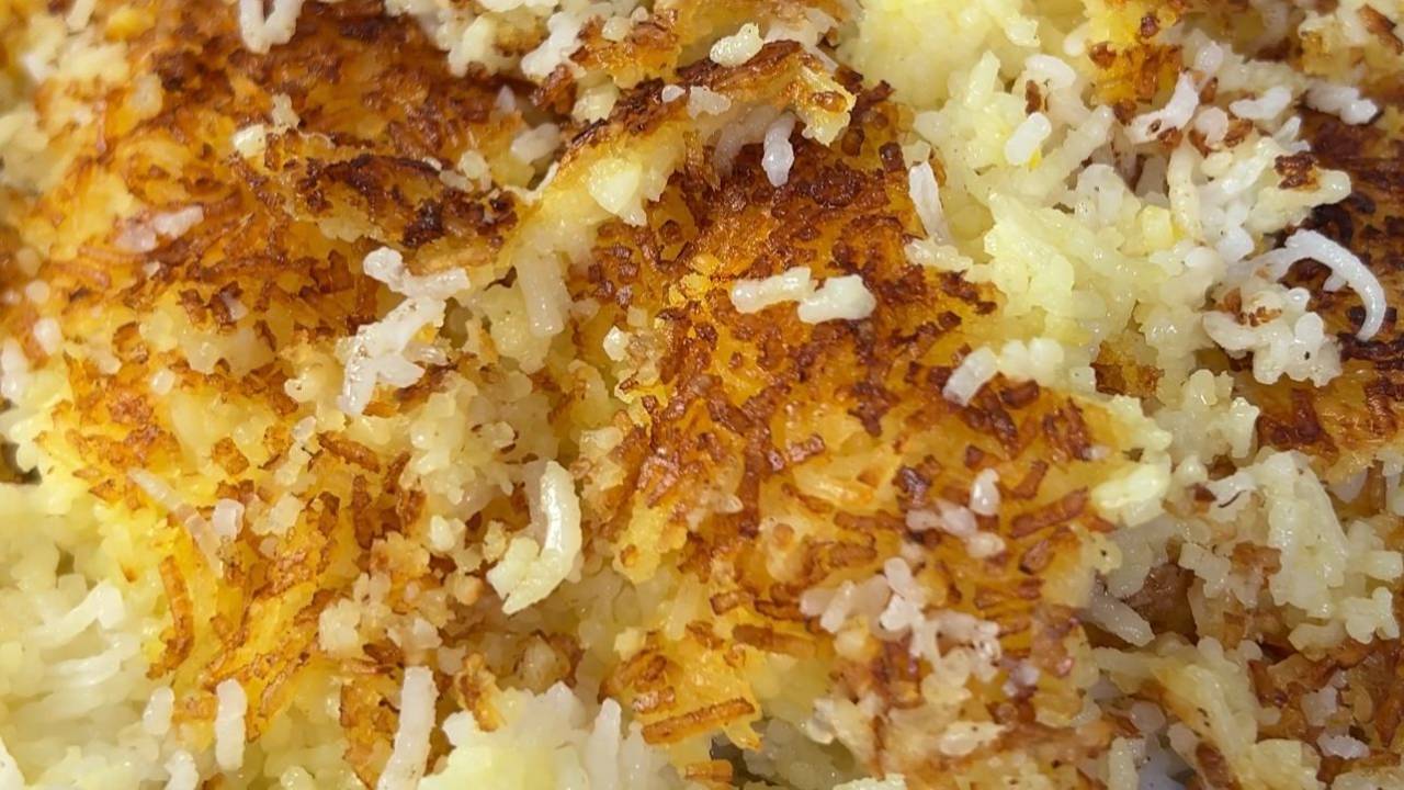 Tahdig: arroz crocante de la cultura persa con sabor a azafrán