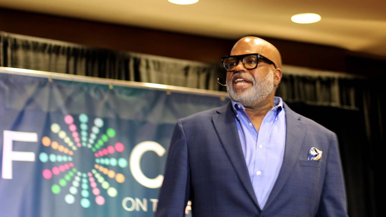 Book Jerald Cosey | Healthcare Keynote Speaker for Conference & Events