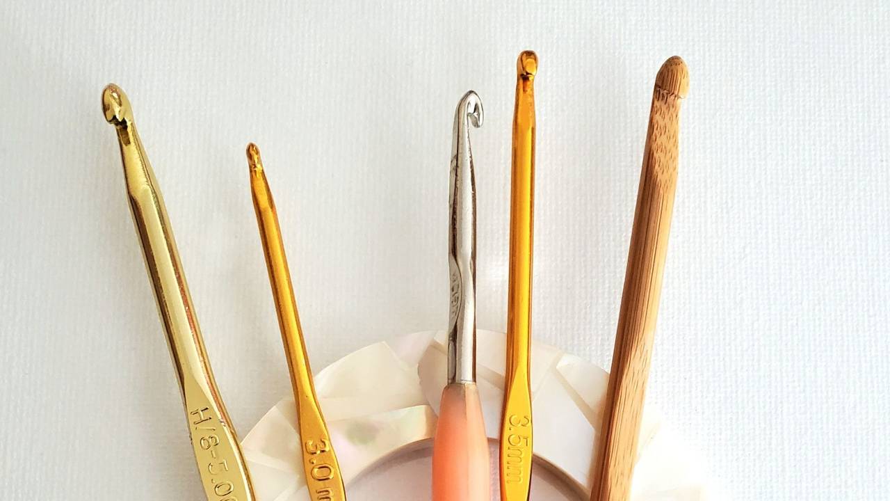 5 Best Crochet Hooks Every Beginner Needs!