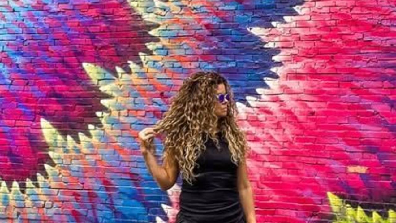 The Blueprint to an Adored Signature Curly install In-Person