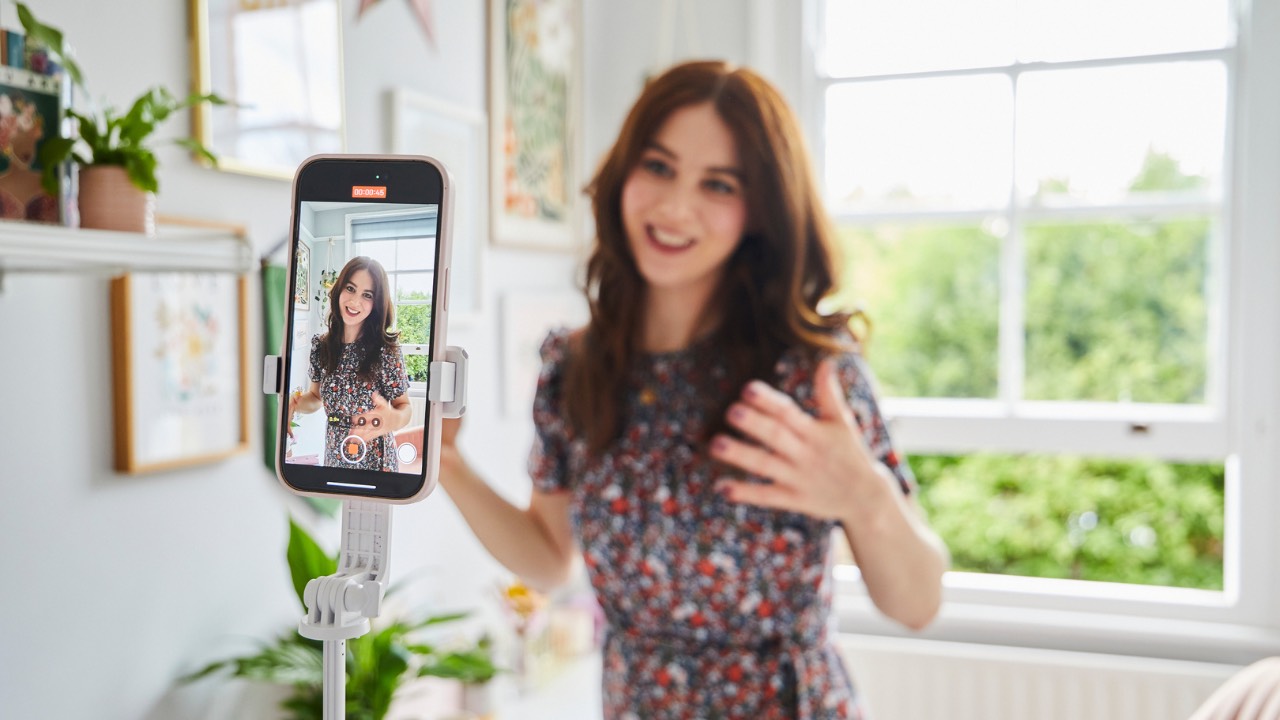 How to Start Talking on Instagram Stories | Business Secrets Club