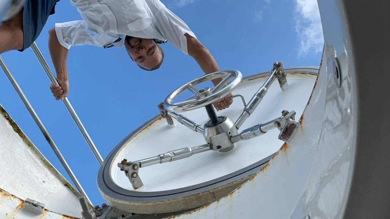 Submarine Excursion: What to Expect with this Unique Cruise Experience
