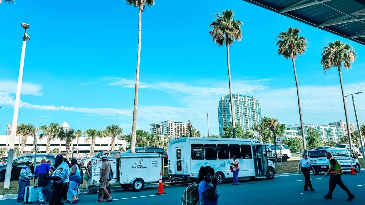 How to Handle Luggage When Getting on a Cruise Ship