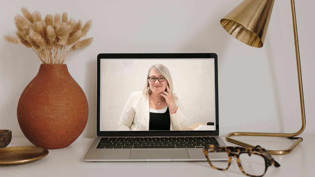 Live Expert Training Sessions with Louise Hayes