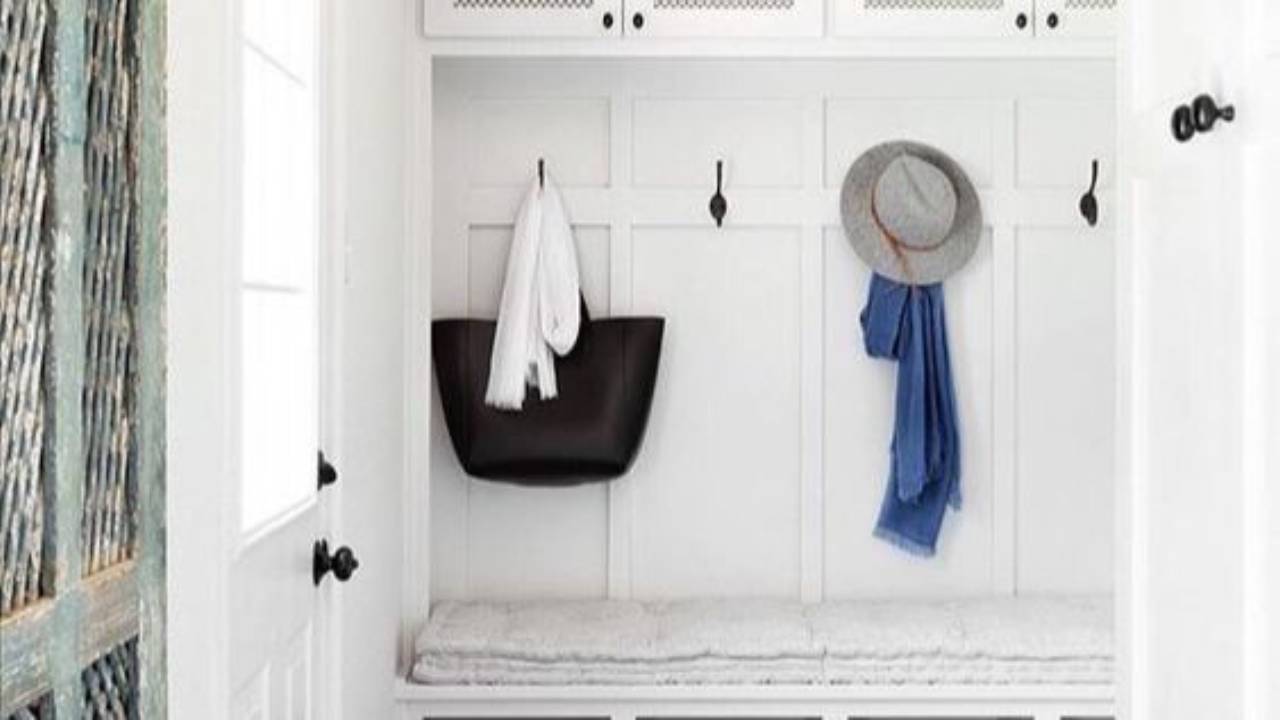 10 things you must include in a mudroom