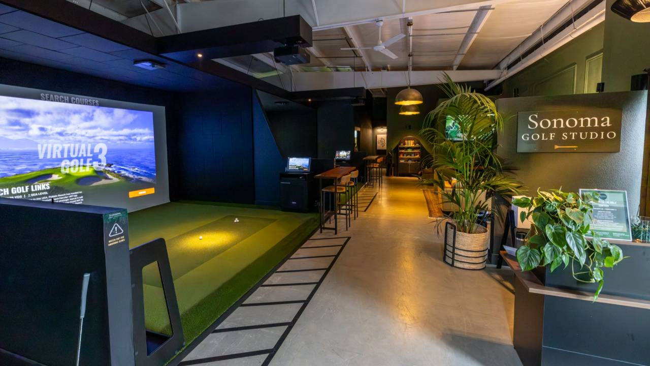 Indoor Private Lessons / Sonoma Golf Studio