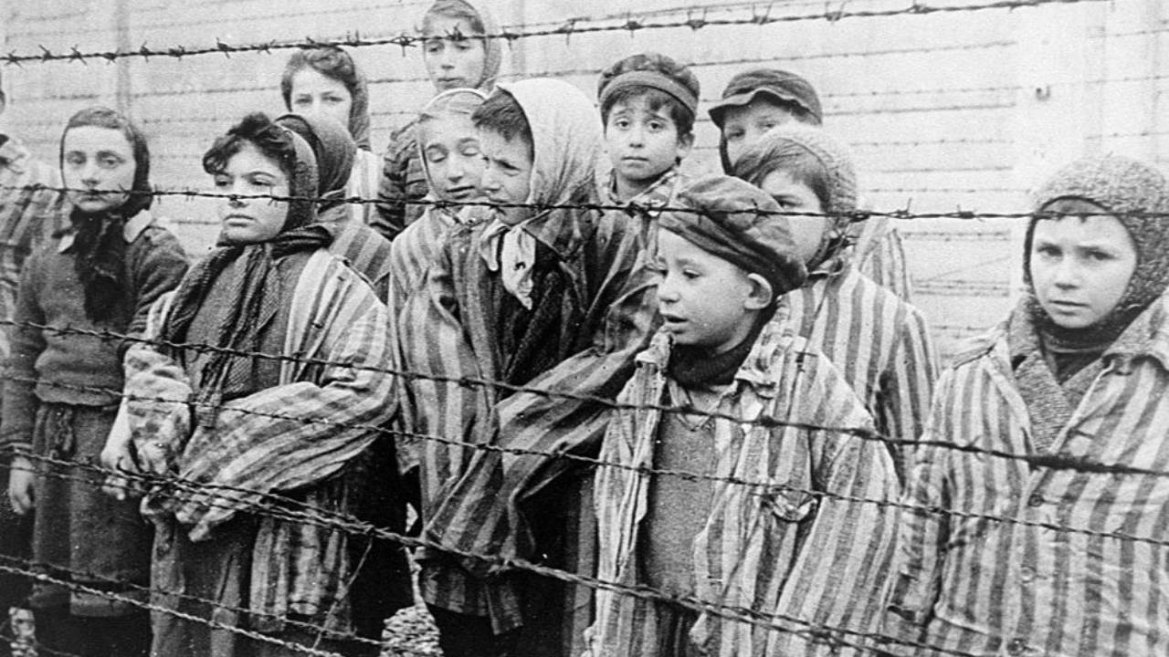 The Holocaust and World War 2