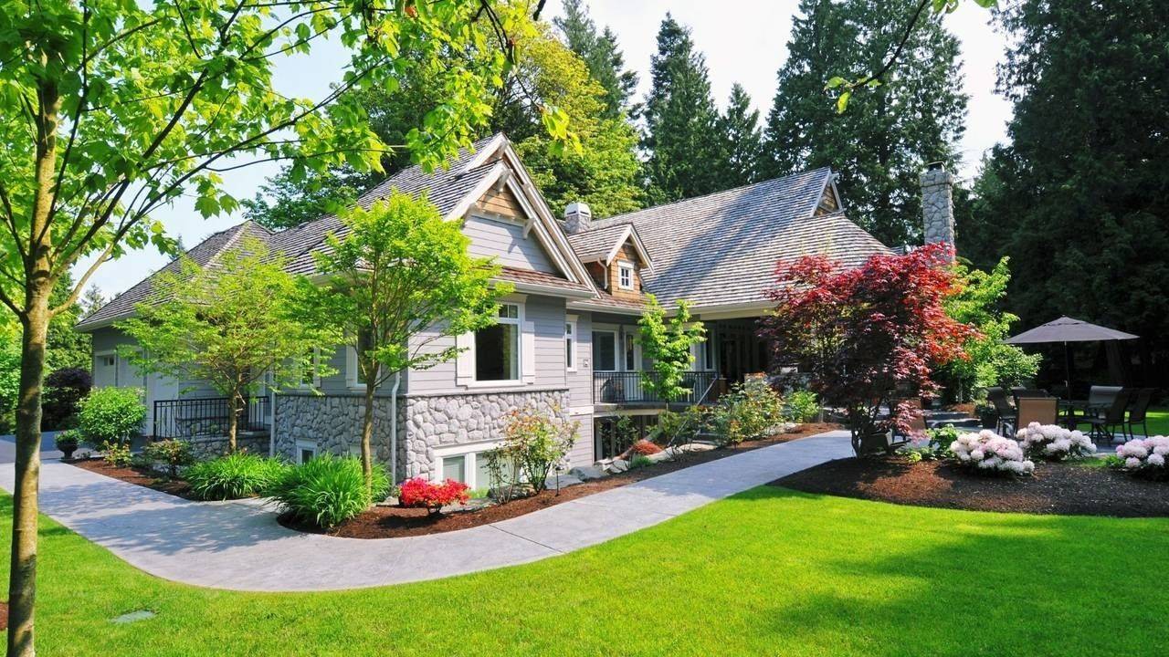 How Low-Cost Landscaping Can Elevate Your Short-Term Rental’s Appeal