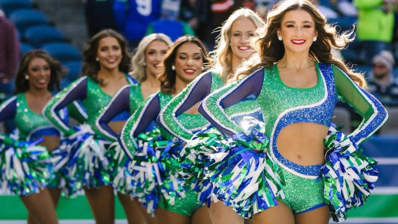 How to Accept Criticism with Grace as an Aspiring Pro Cheerleader