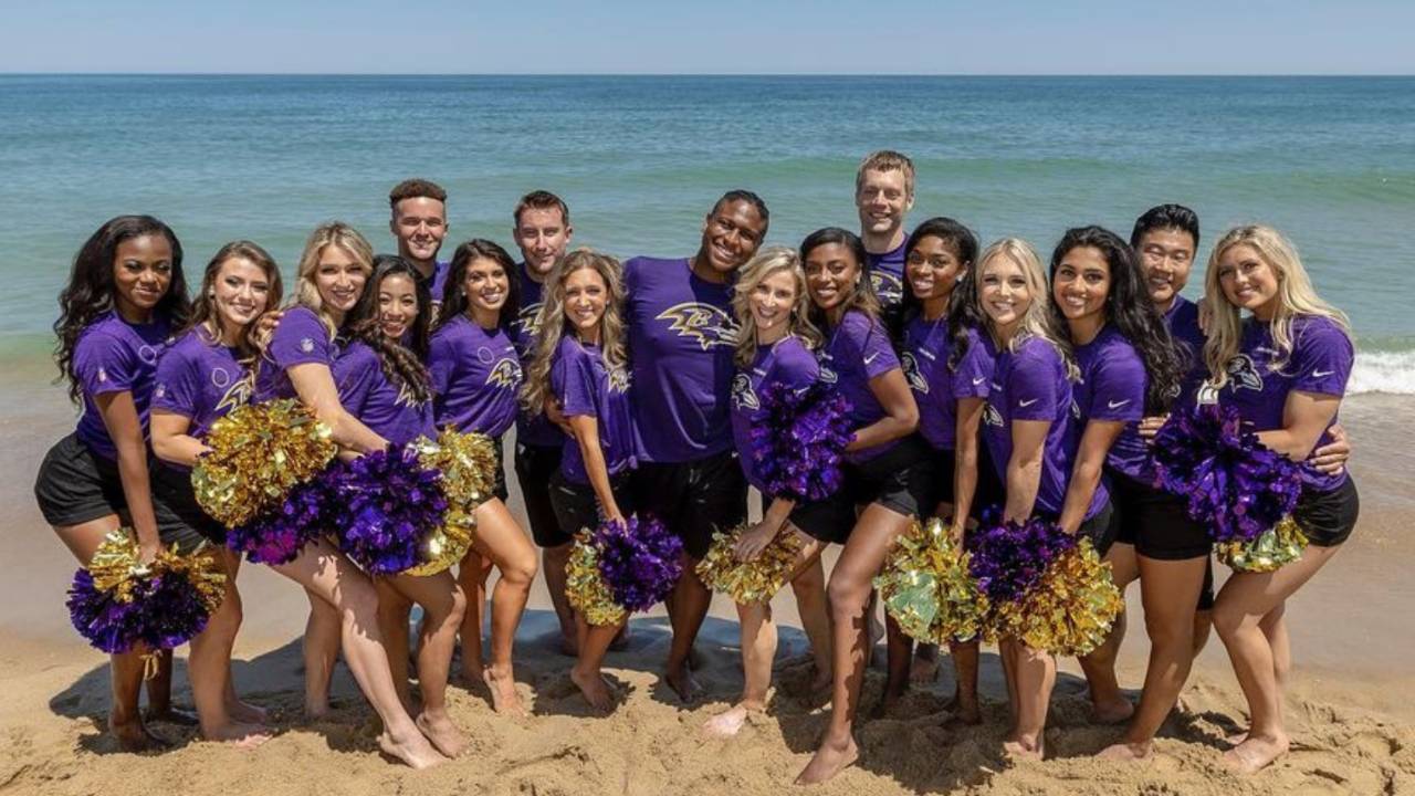 How to Build Strong Friendships in Professional Cheerleading