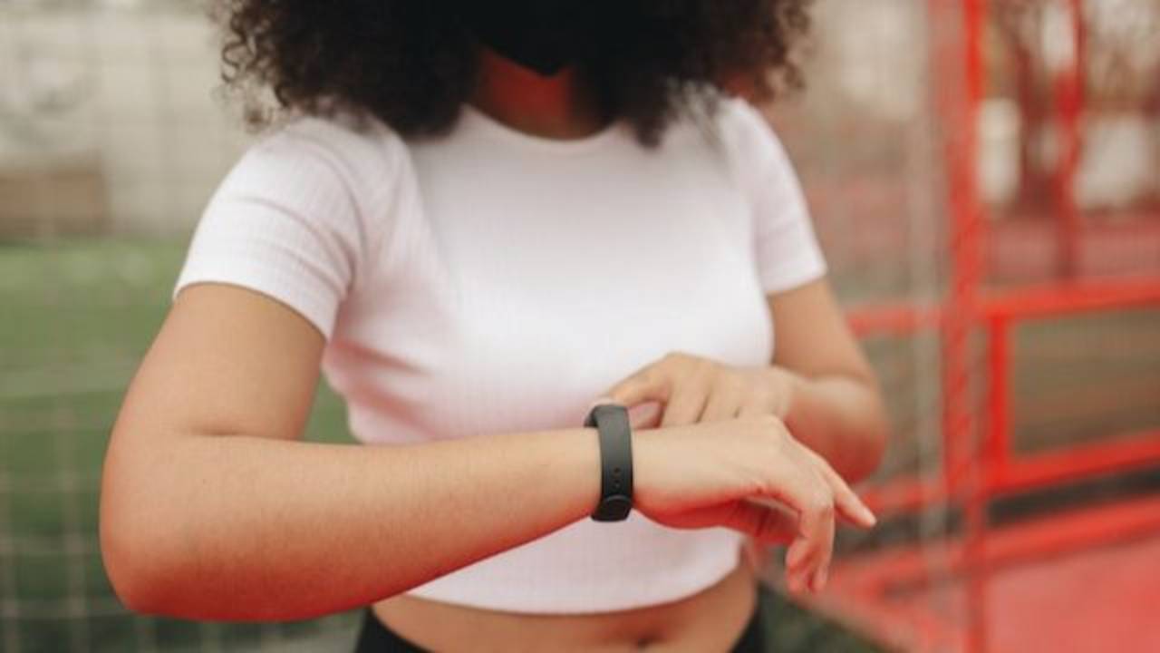 5 Best Fitness Trackers for Professional Cheerleaders