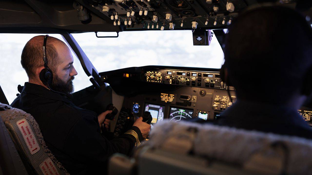 Multi Crew Pilot License (MPL): Top Training Programs