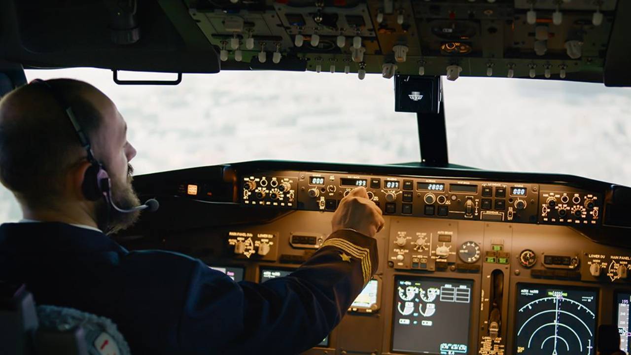 How Many Hours Do Pilots Work? Exploring Daily Flight Time Limits