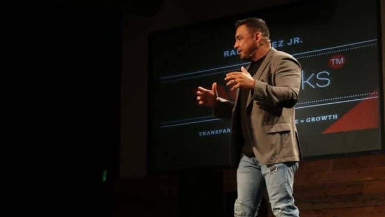 Raul Lopez Jr connect