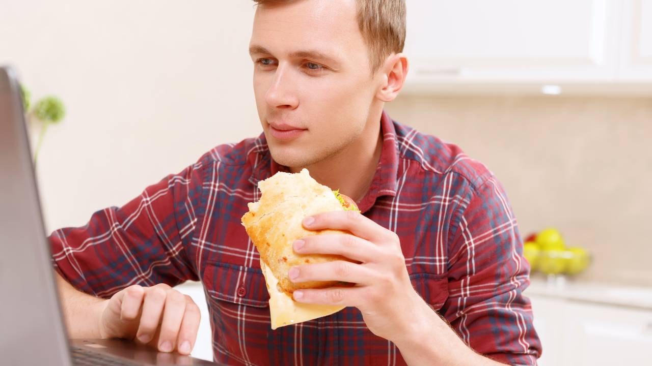 Grab a sandwich and scroll! Catch up on the latest social media trends