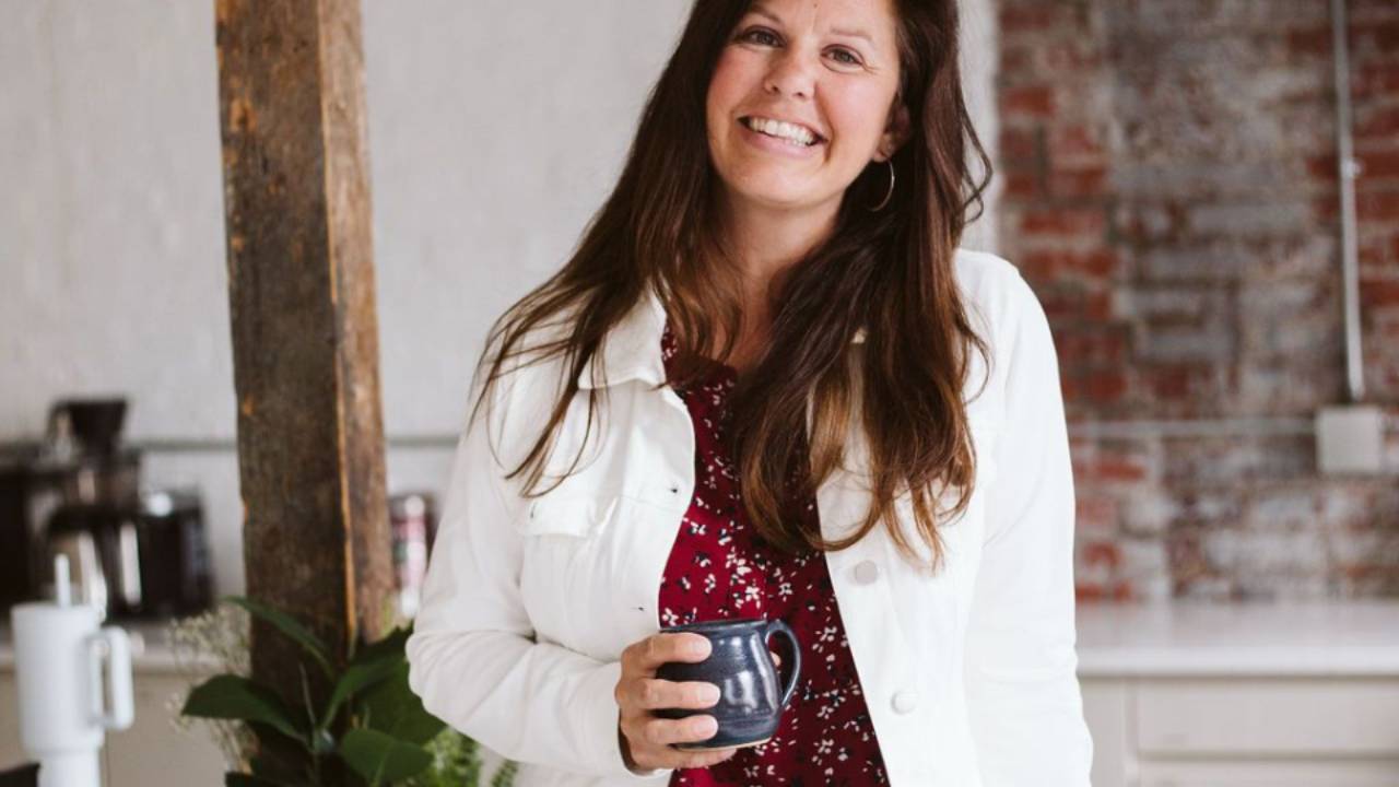 Book a clarity call with Amy Wicks