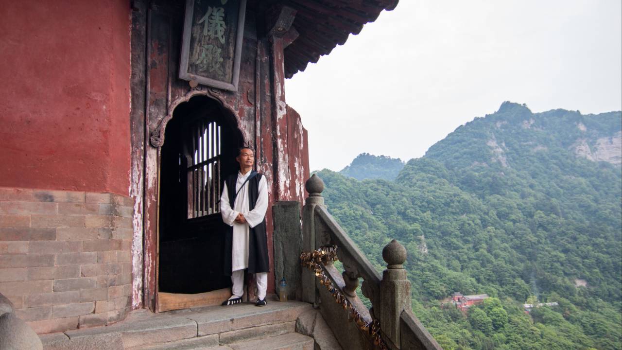 The Role of Nature in Taoism: Find Harmony & Balance