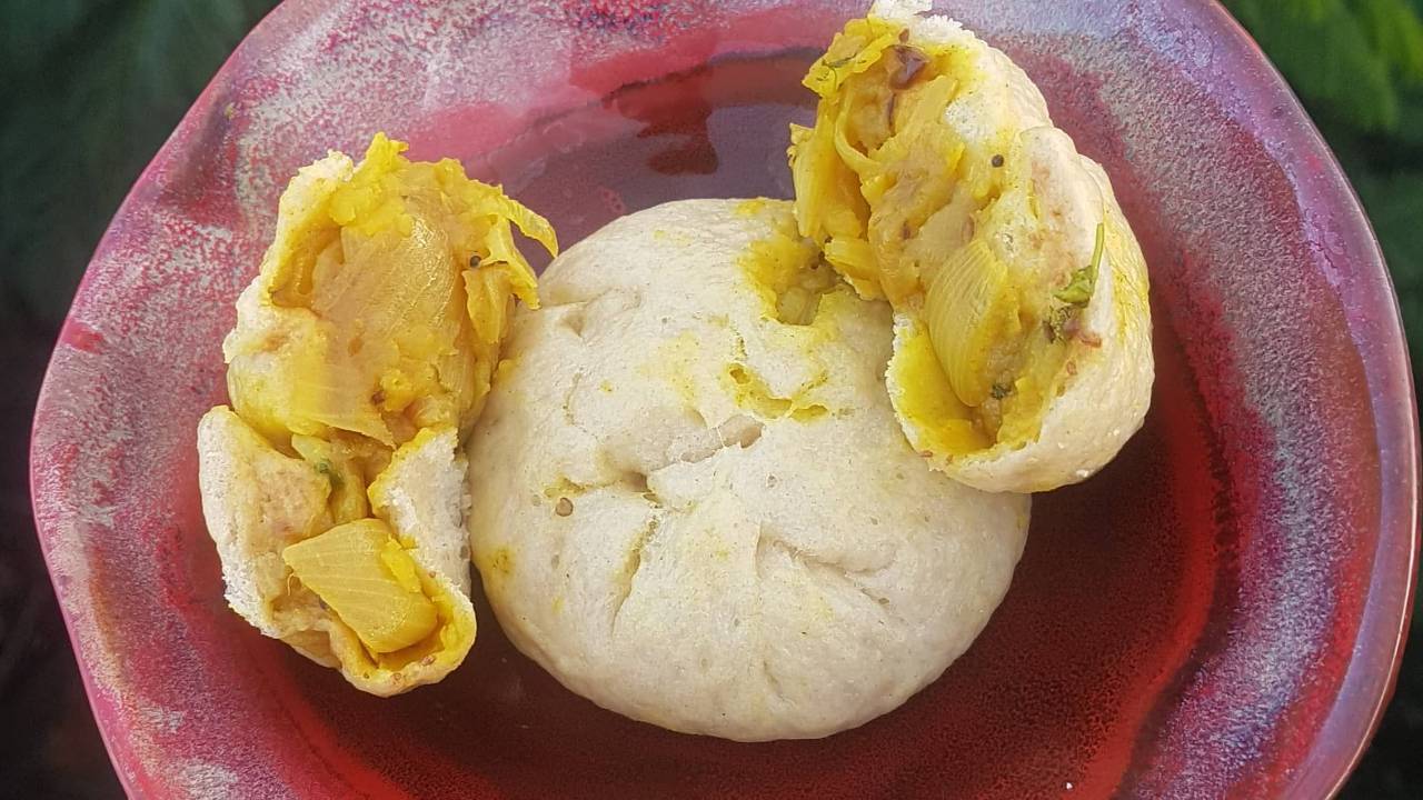 Little Millet Aloo Pav - steamed snack