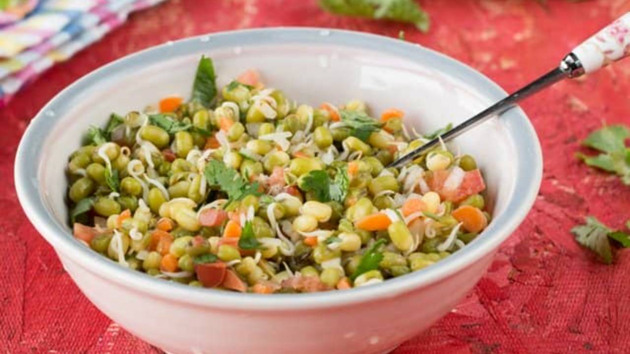 Sprouts Chaat - a quick & nutritious evening snack
