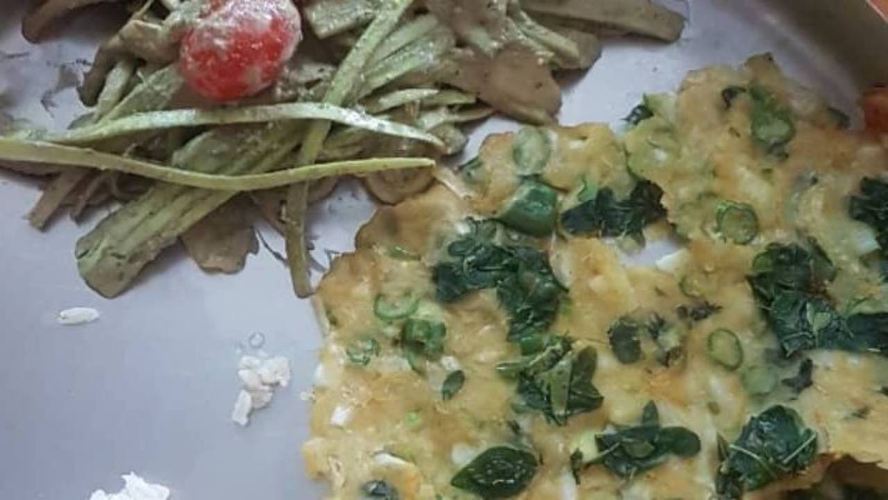 Jowar Drumstick Leaves Rotis