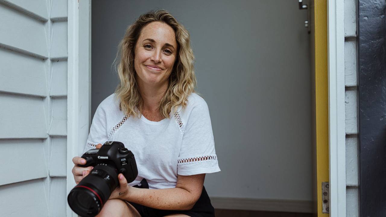 About Chantel | Helping Women Feel Confident in Photos