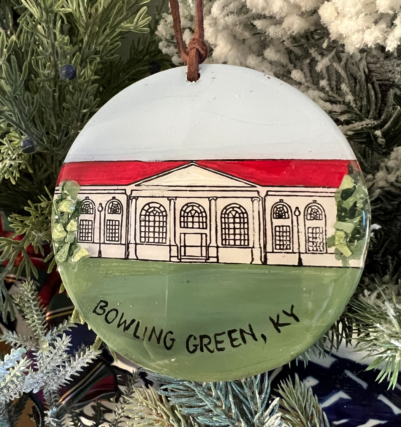 Glass and resin, watercolor, mixed media artist, groups and courses