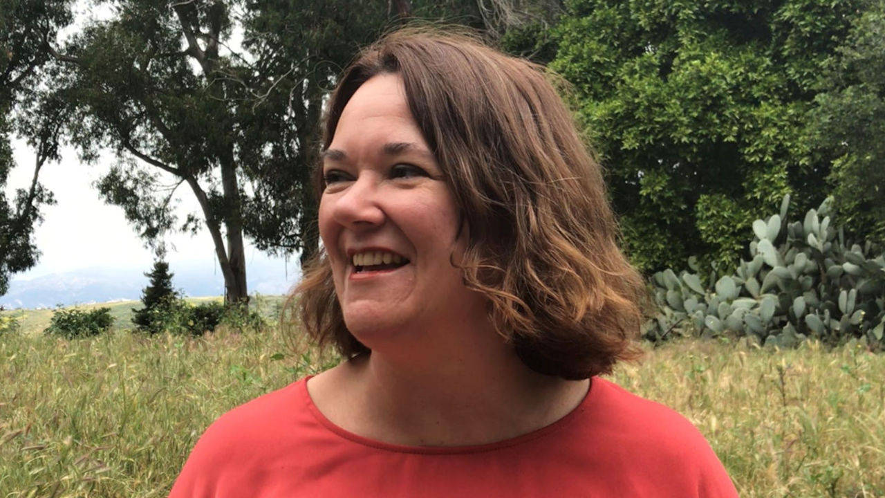 Clare is a Visionary Wealth Liberator and mentor for conscious leaders