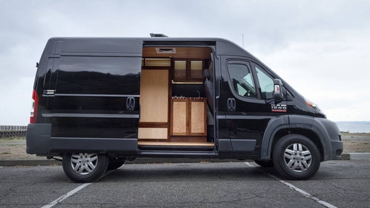 Pro Woodworker Builds Hybrid Live/Work Van Conversion