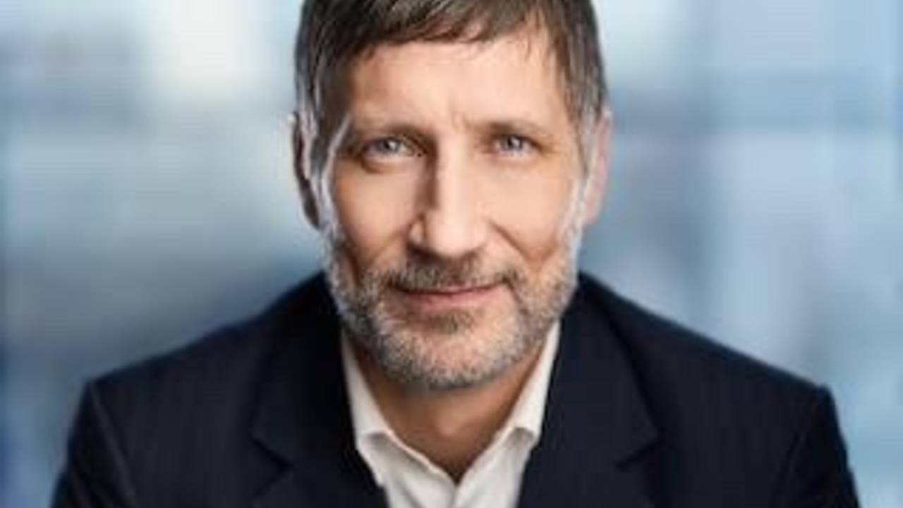 Project Management Keynote Speaker Roger Haskett for PMO Events