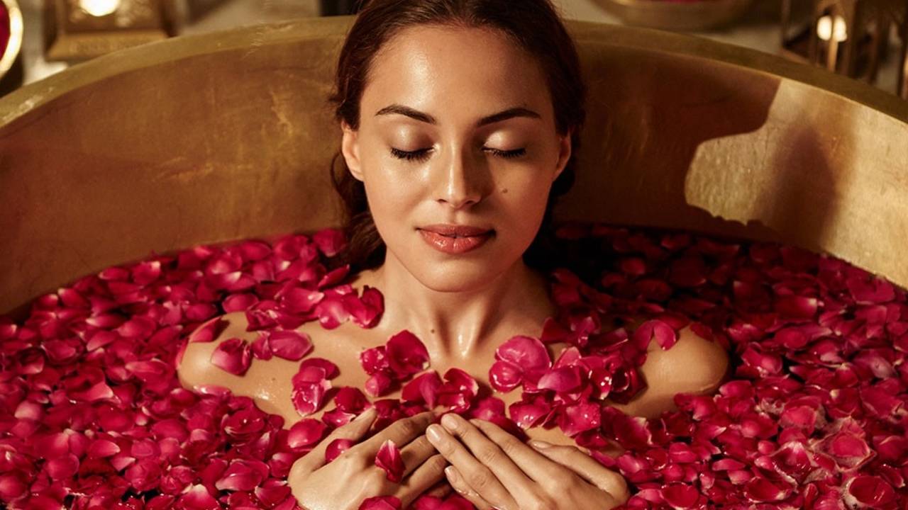 4 Ayurvedic Rituals to Detox & Enhance the Natural Beauty of Your Skin