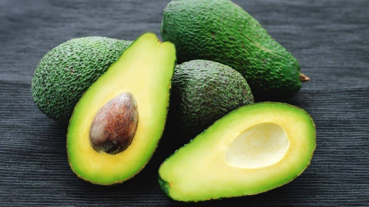PlantNourished | The Best Ways to Pick and Store Avocados