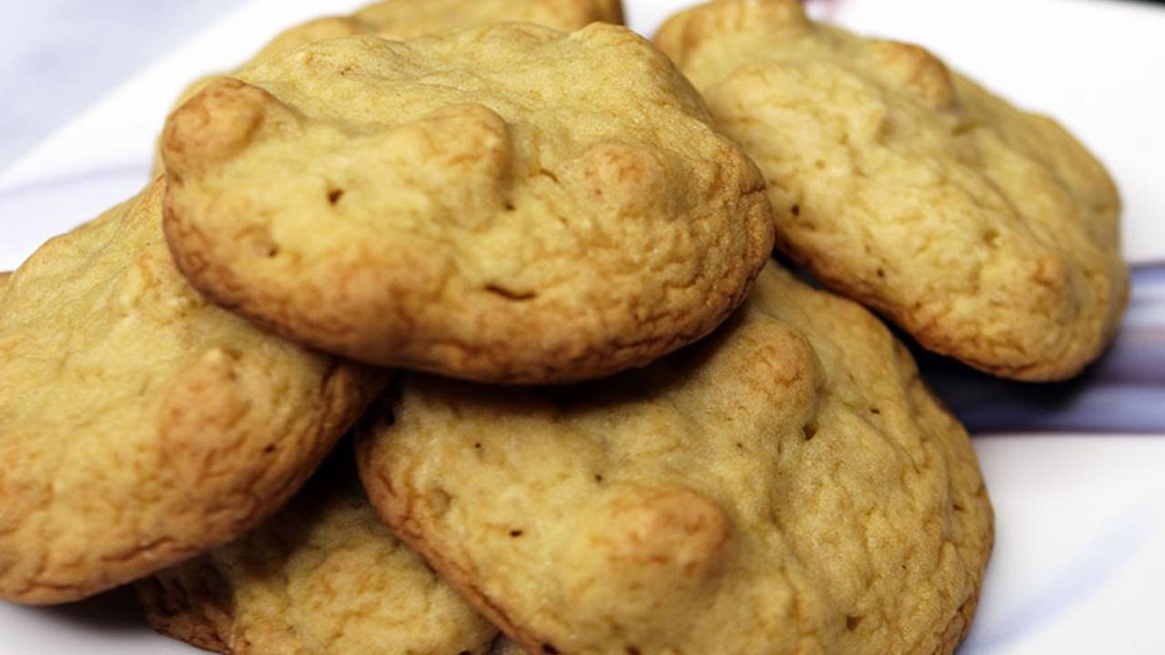 Vegan Macadamia Cookies