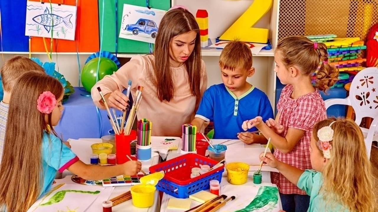 Preparing your students for a substitute teacher/classroom assistant