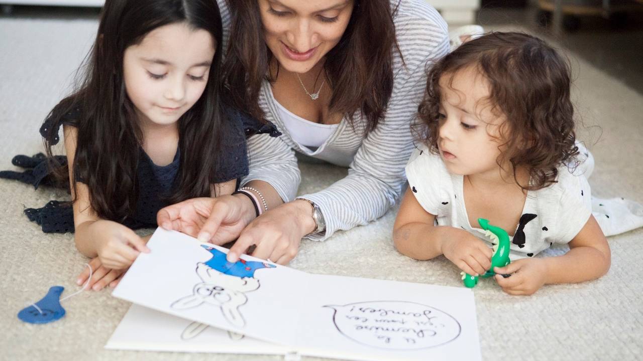 TEACHING 2 LANGUAGES AT THE SAME TIME