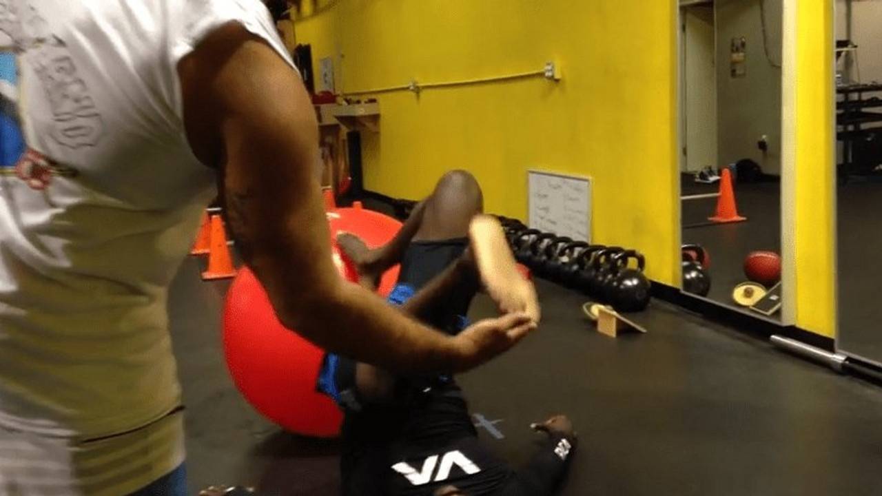 7 Physioball Exercises to Improve Athleticism-Physioball Exercise