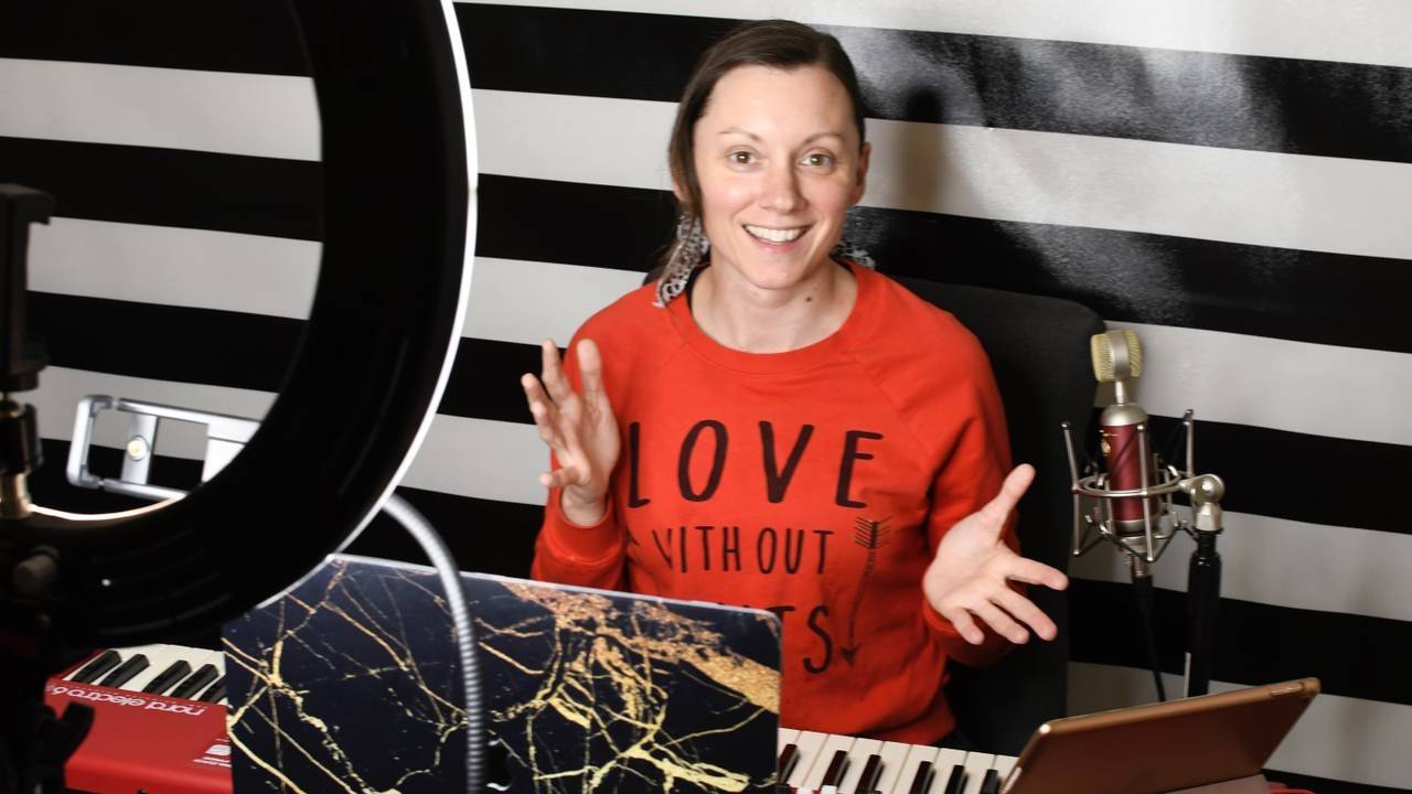 Tune Bucket Piano Lesson Tips and Tricks for Learning Gospel Piano