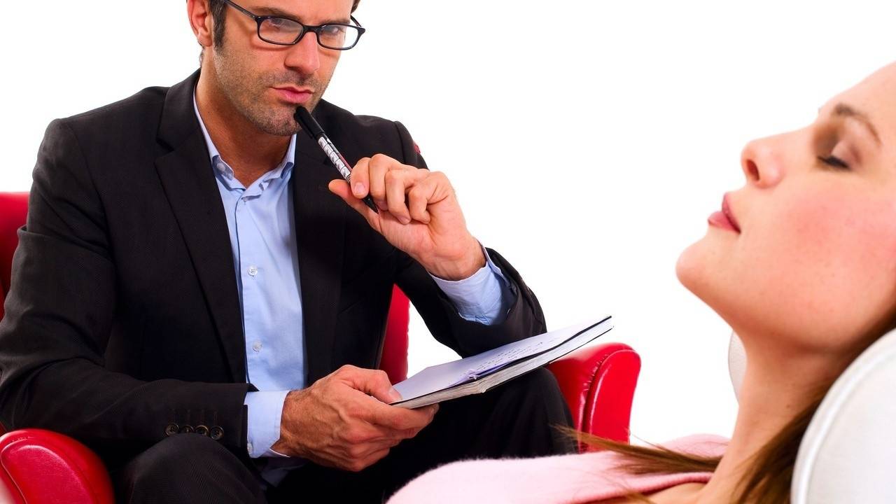 Managing a client too deep in trance to engage with a therapist.