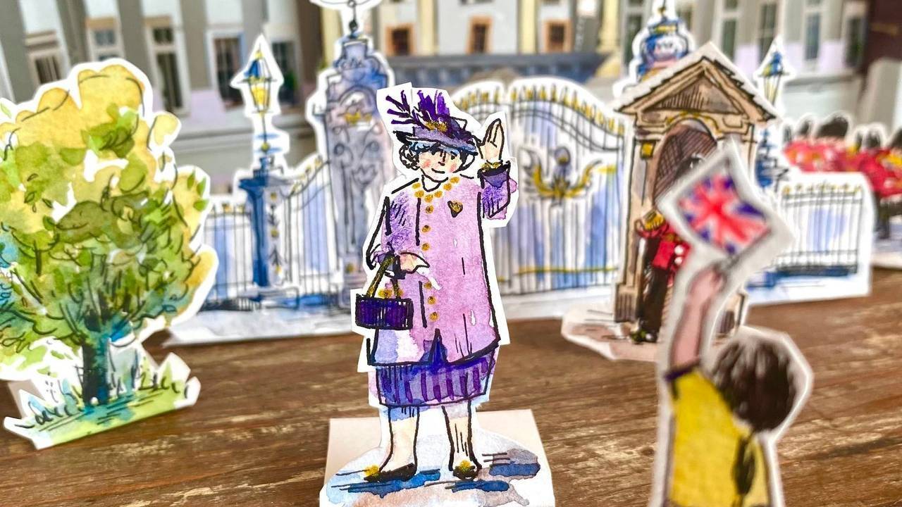 Paper Palaces fit for a Queen!