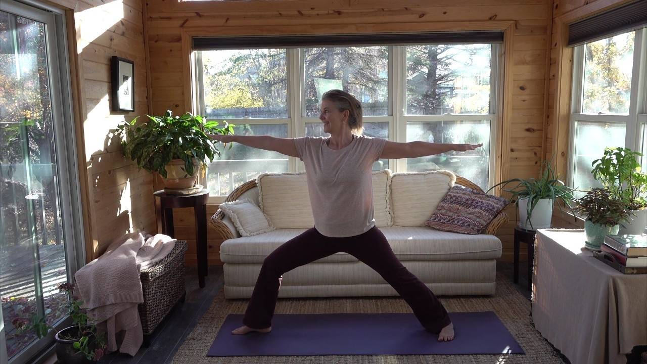 Hero Flow – 5 Minute Yoga Break