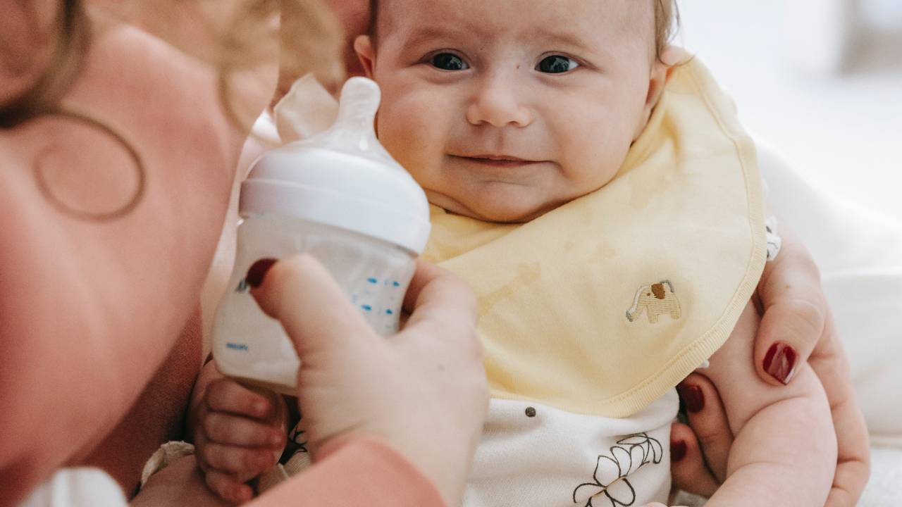 Breastfeeding, Combo-feeding, Formula, & Starting Solids | Austin, TX