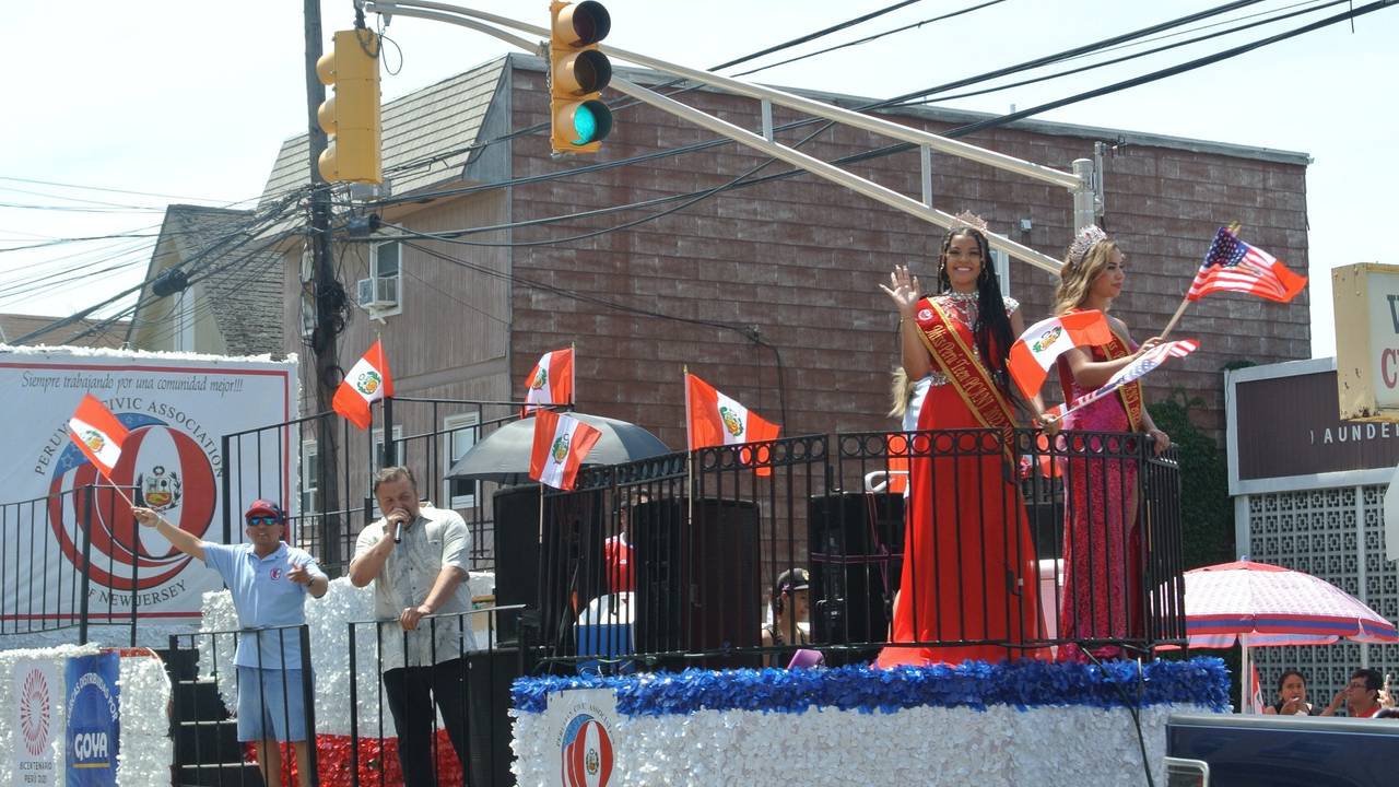Peruvian Civic Association Parade Photographs Webpage