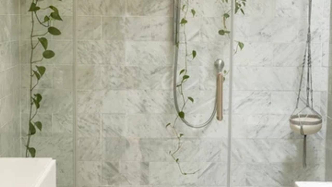 What is contrast hydrotherapy and how do you do it?