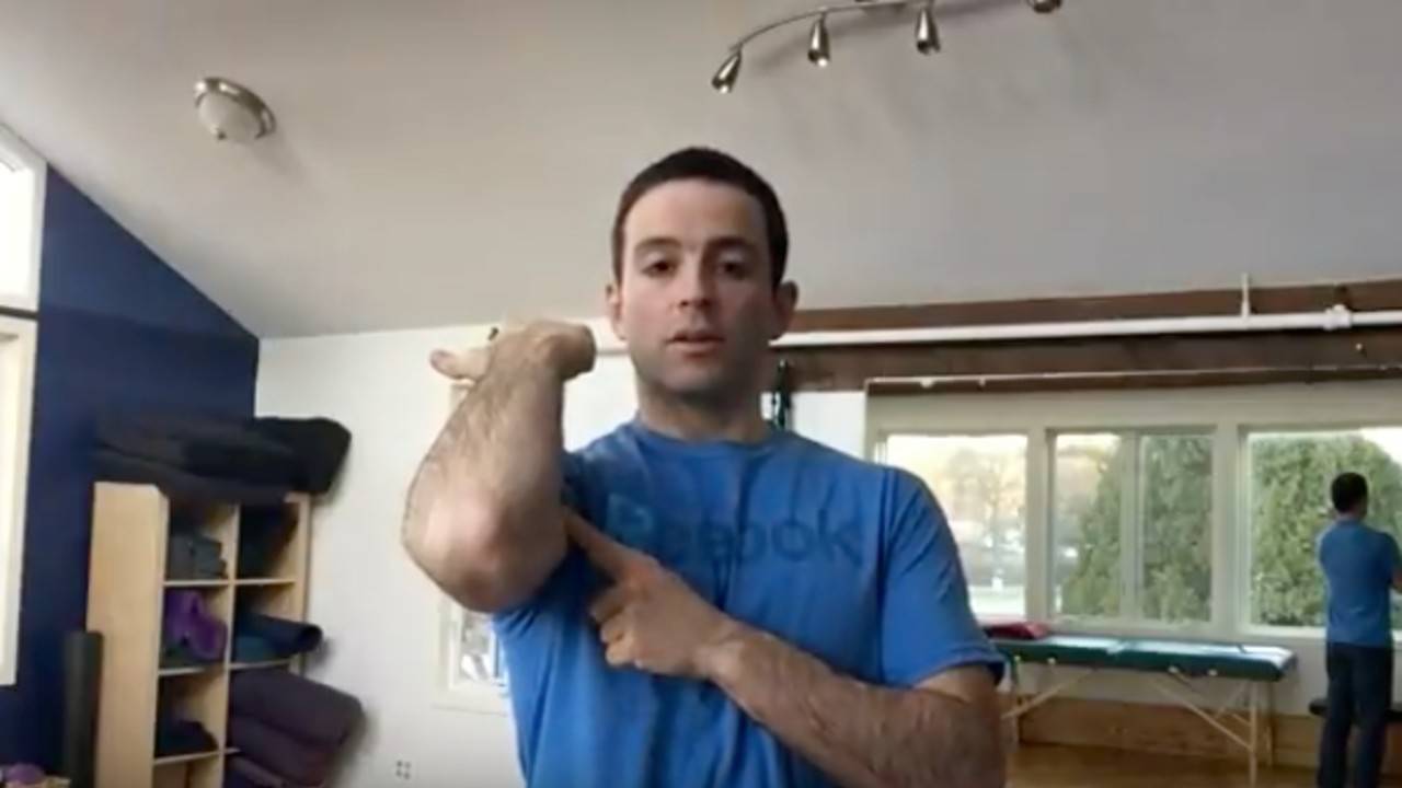 Elbow Mobility: How to Perform an Elbow Top Circle
