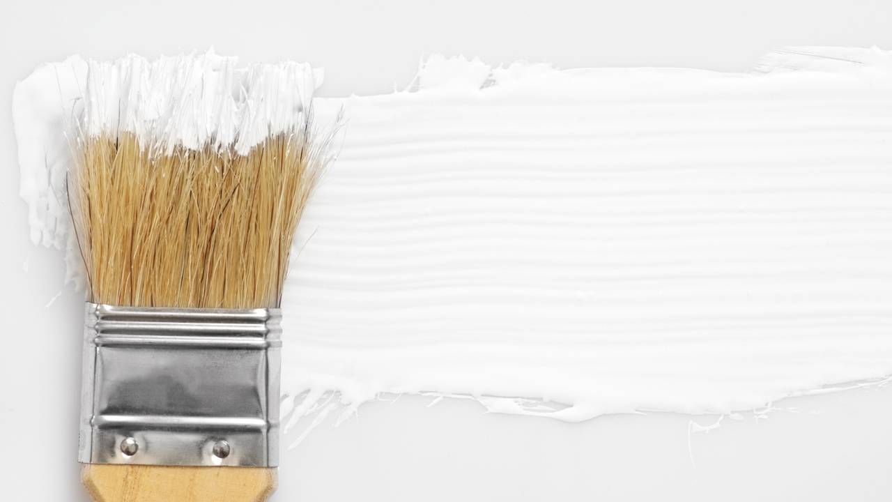 FREE Download: 20 Best White Paint Colors for Staging and Redesign